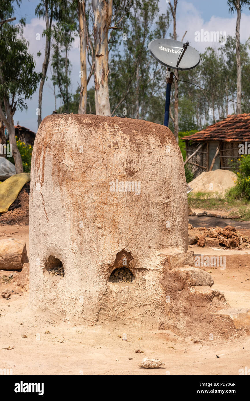 Limestone kiln hi-res stock photography and images - Alamy
