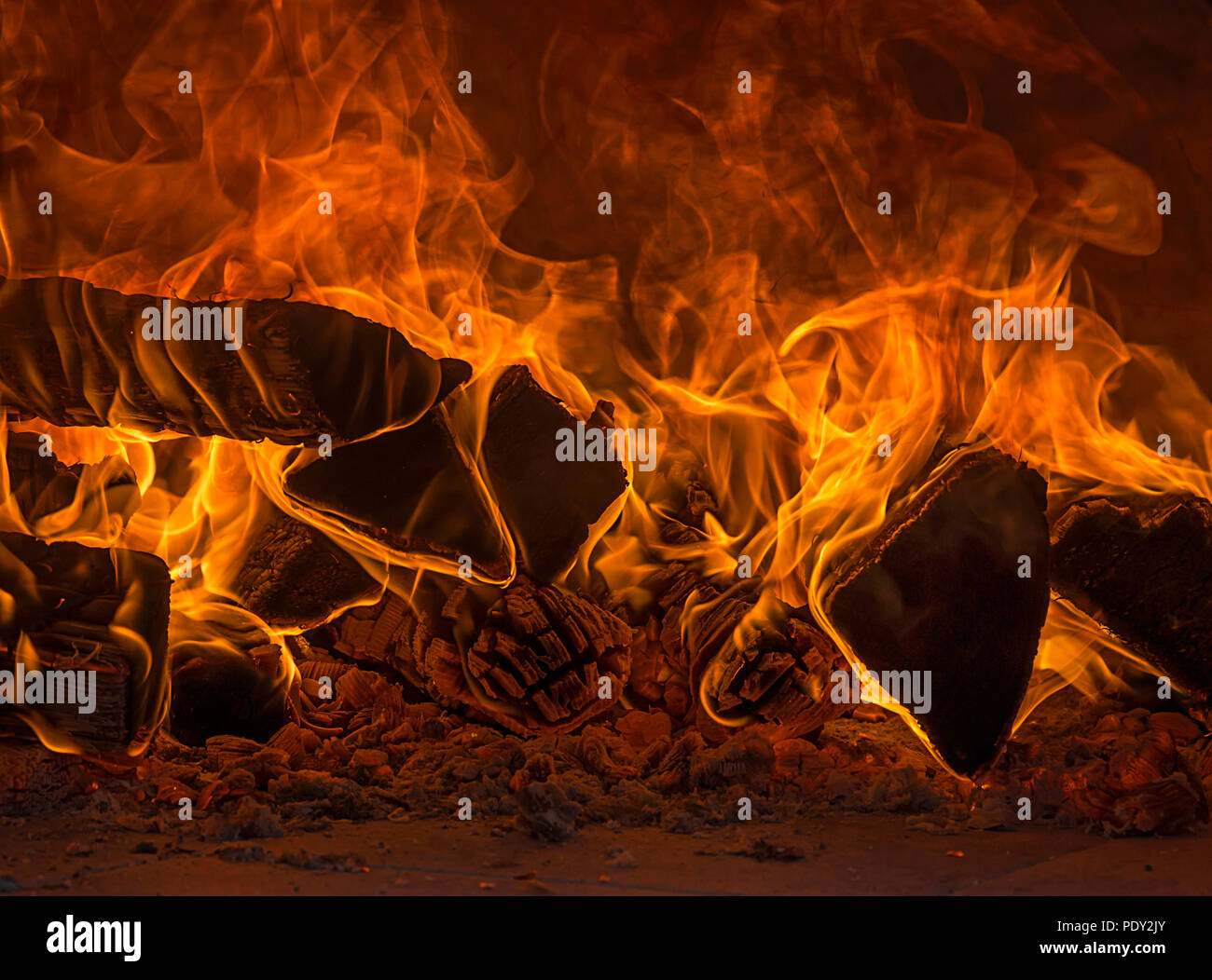 Wood fire hi-res stock photography and images - Alamy