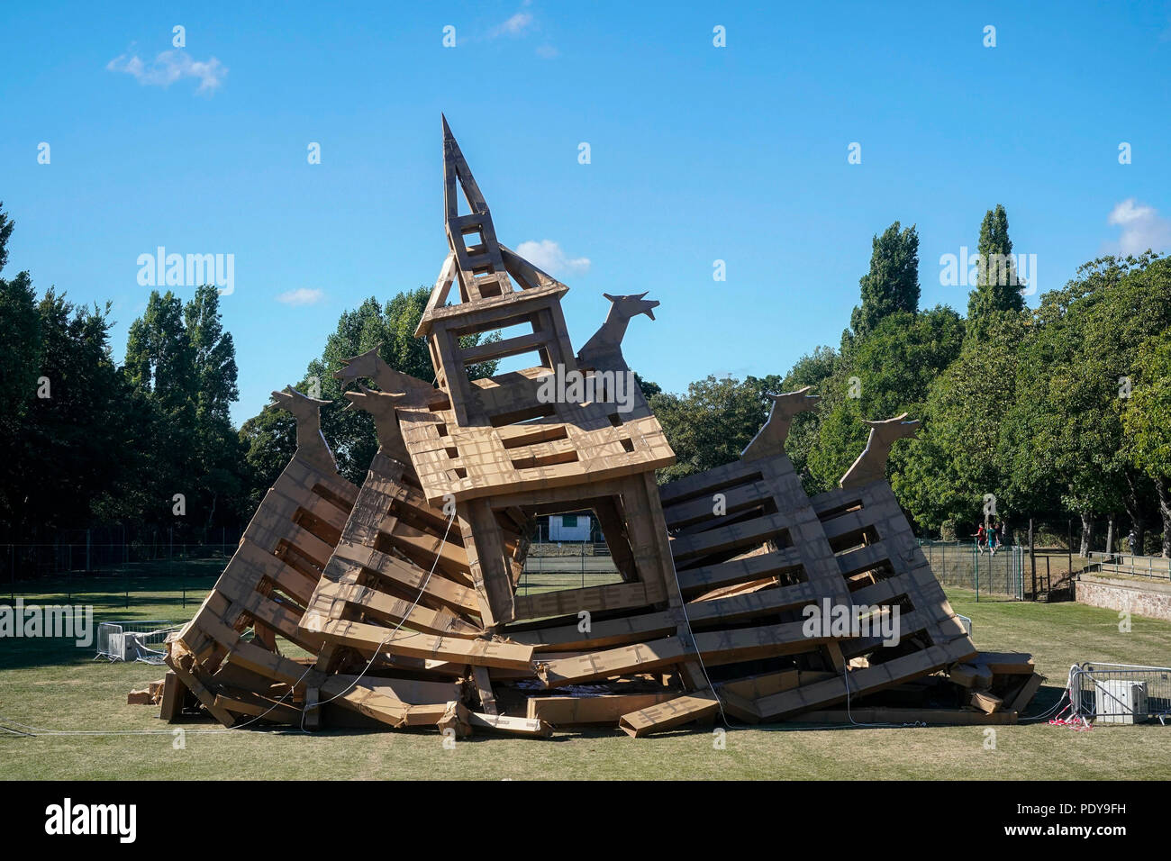 Collapsed cardboard boxes hi-res stock photography and images - Alamy