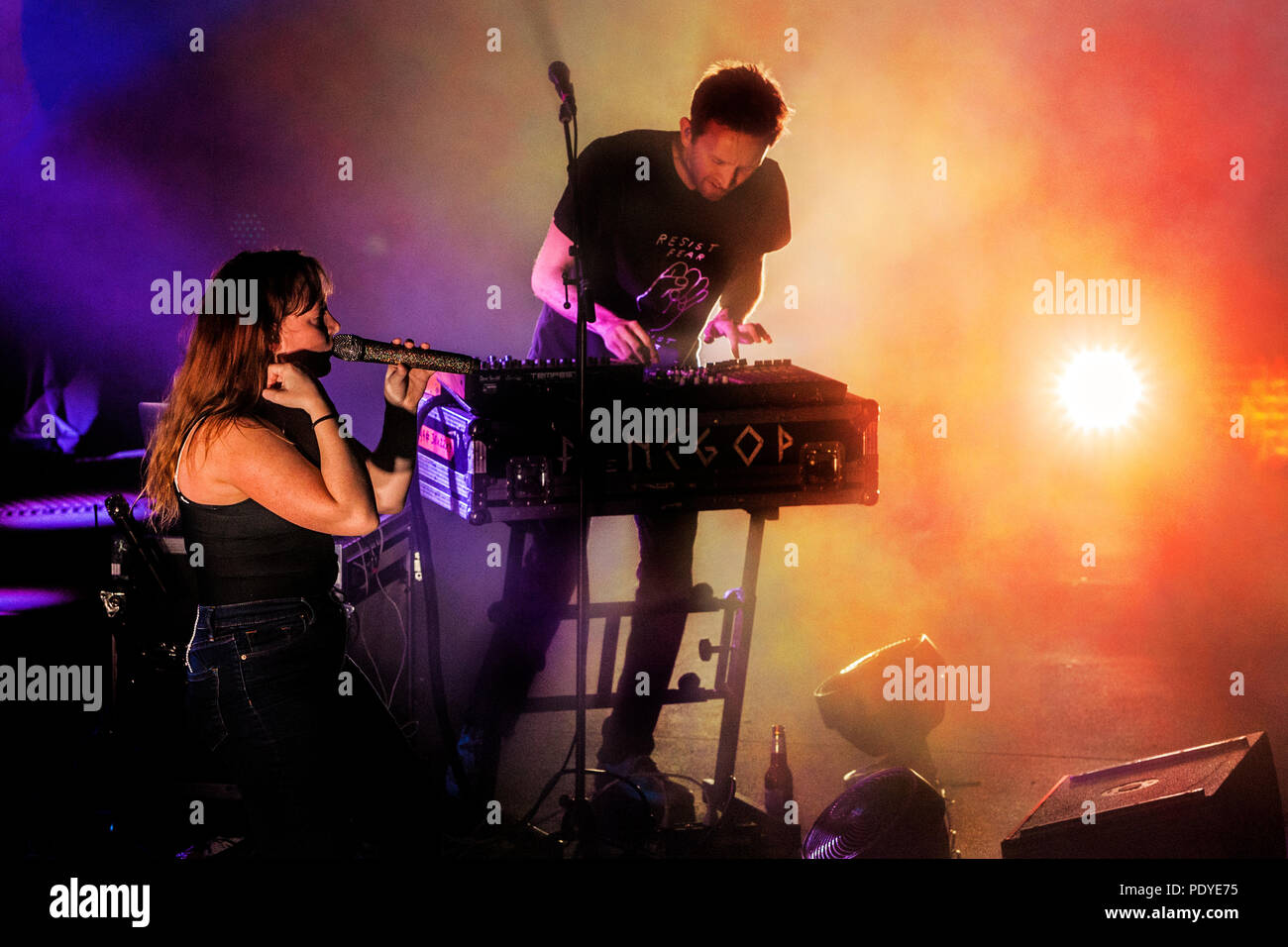 Rolling stone magazine cover hi-res stock photography and images - Alamy