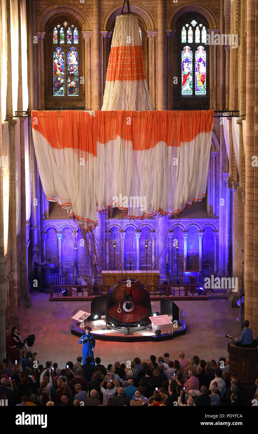 Major Tim Peake with the Soyuz descent module, the spacecraft which ...