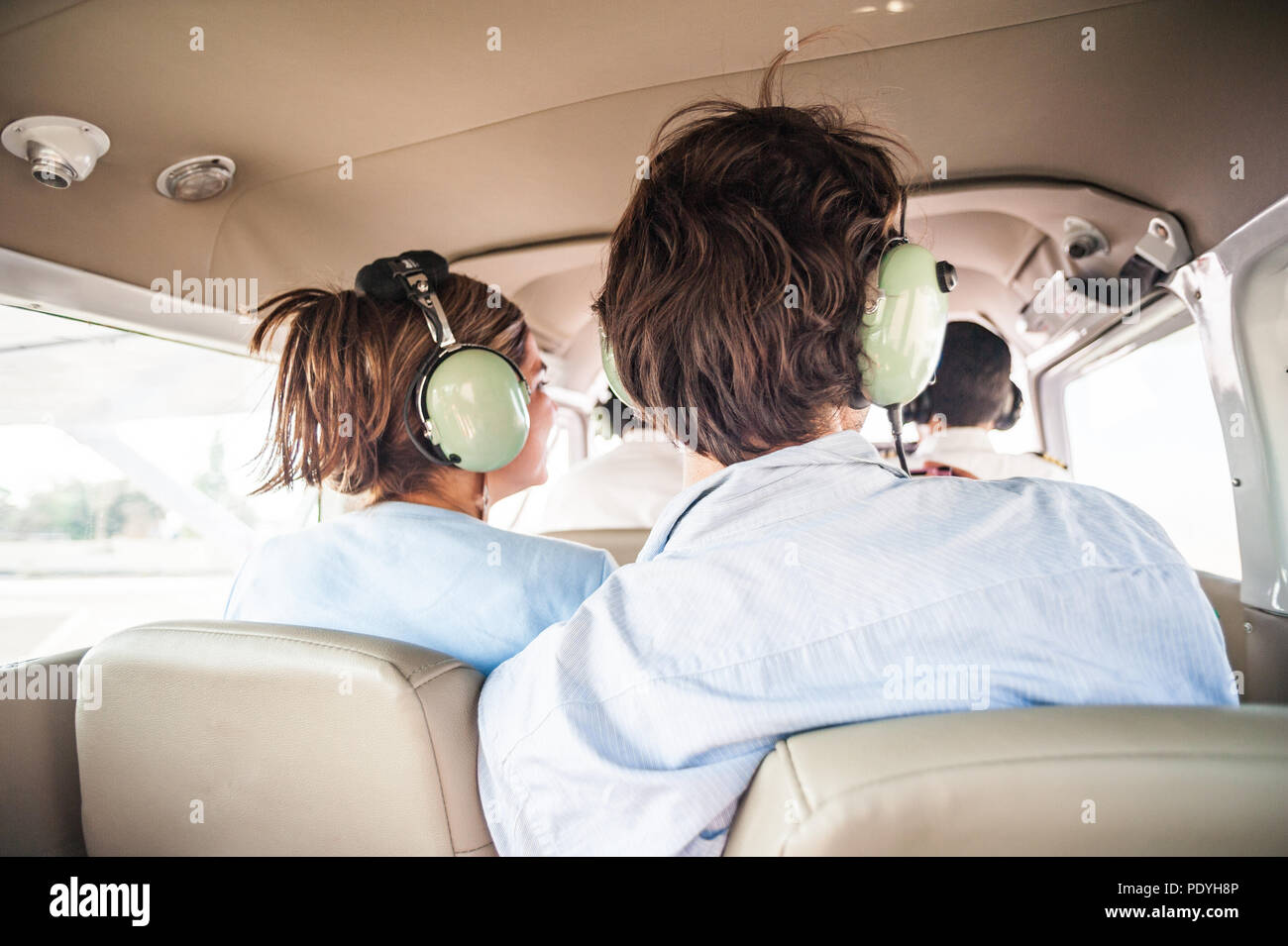 Couple seat plane travel hi-res stock photography and images - Alamy