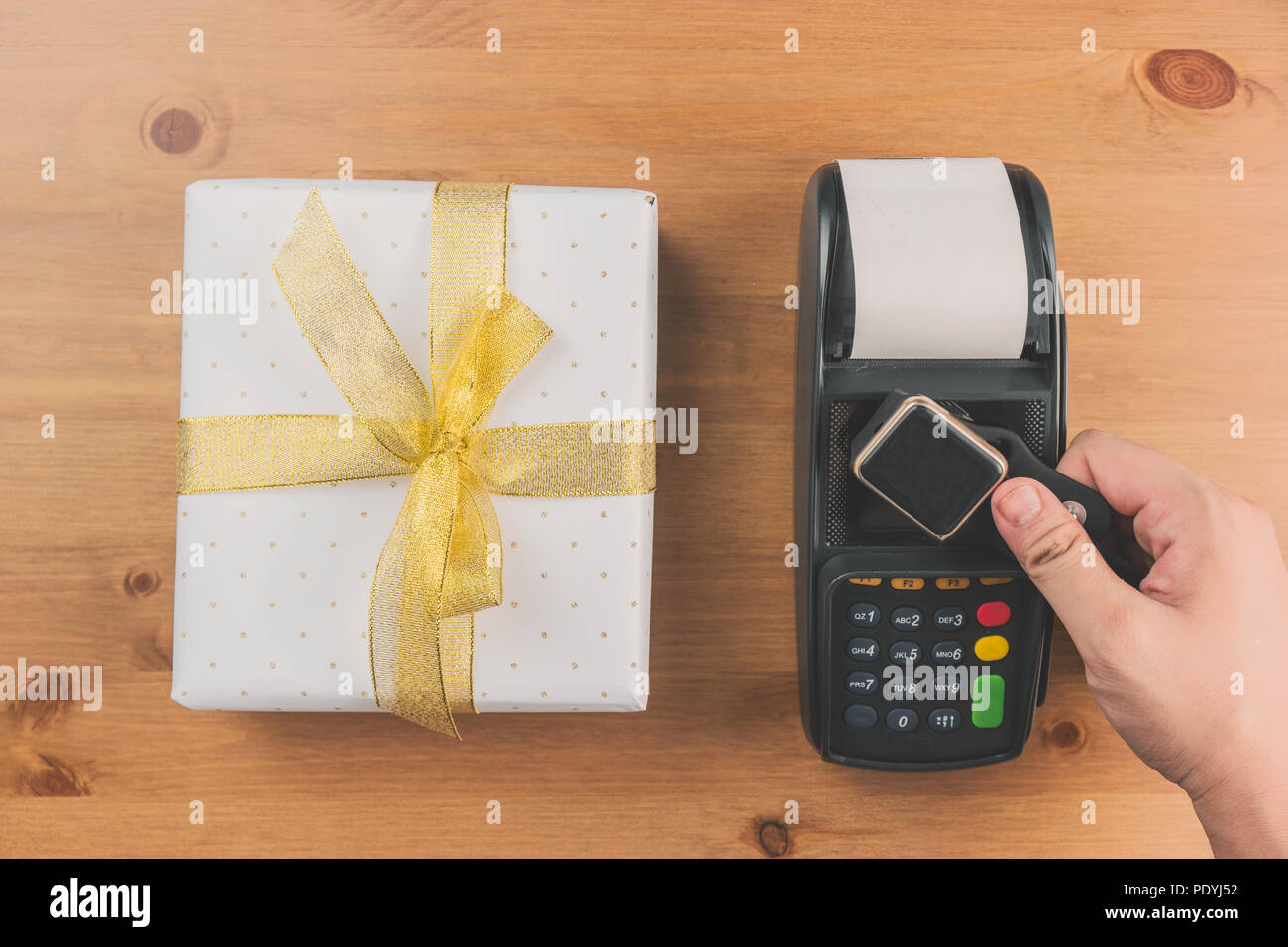 Cashier Less Store High Resolution Stock Photography and Images - Alamy