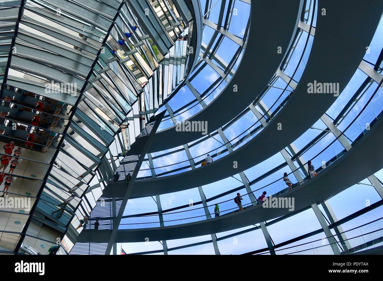 Norman foster dome hi-res stock photography and images - Alamy
