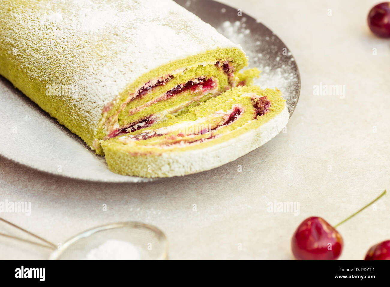 Sponge and powder hi-res stock photography and images - Alamy