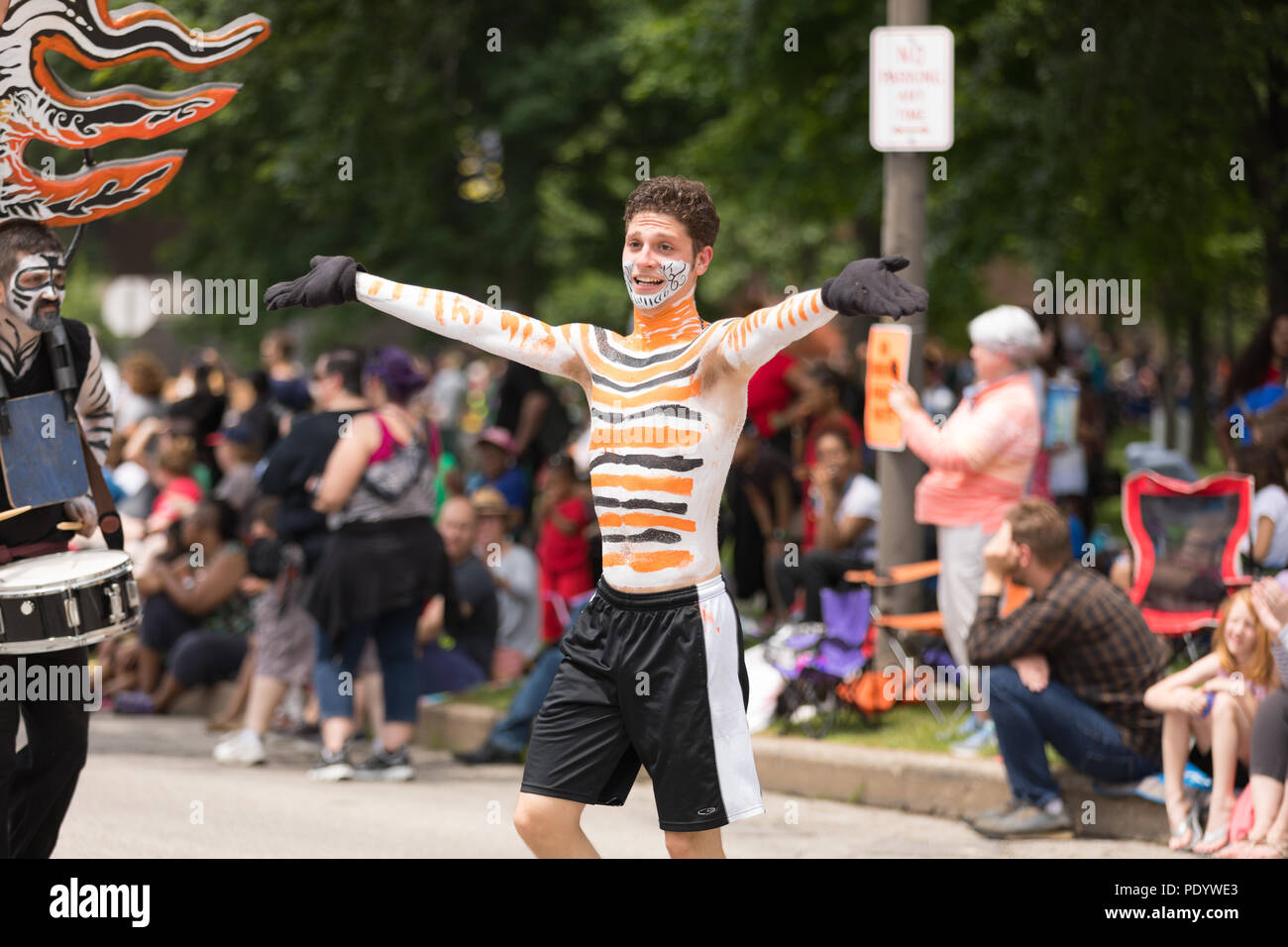 Full body paint hi-res stock photography and images - Alamy