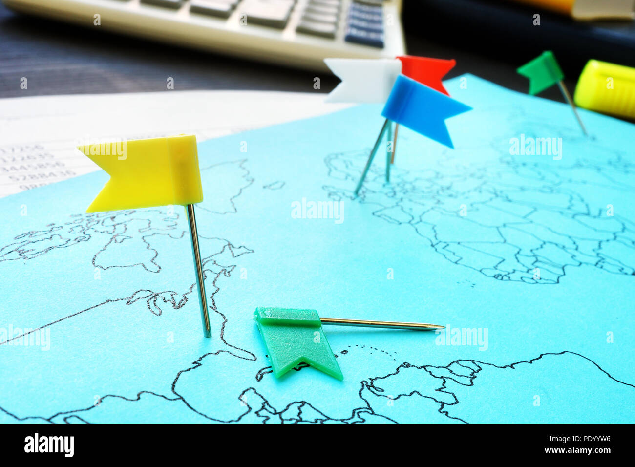 Global trade map hi-res stock photography and images - Alamy