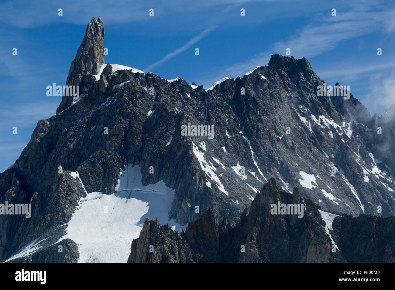 Giants tooth hi-res stock photography and images - Alamy