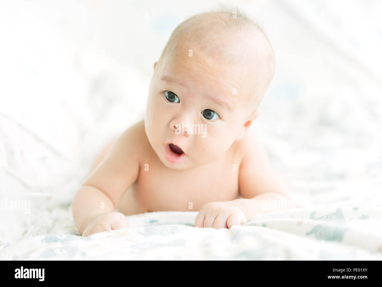 Shocked expression baby hi-res stock photography and images - Alamy