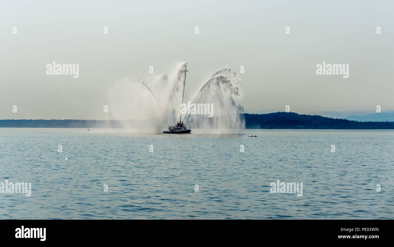 Seattle fireboat hi-res stock photography and images - Alamy