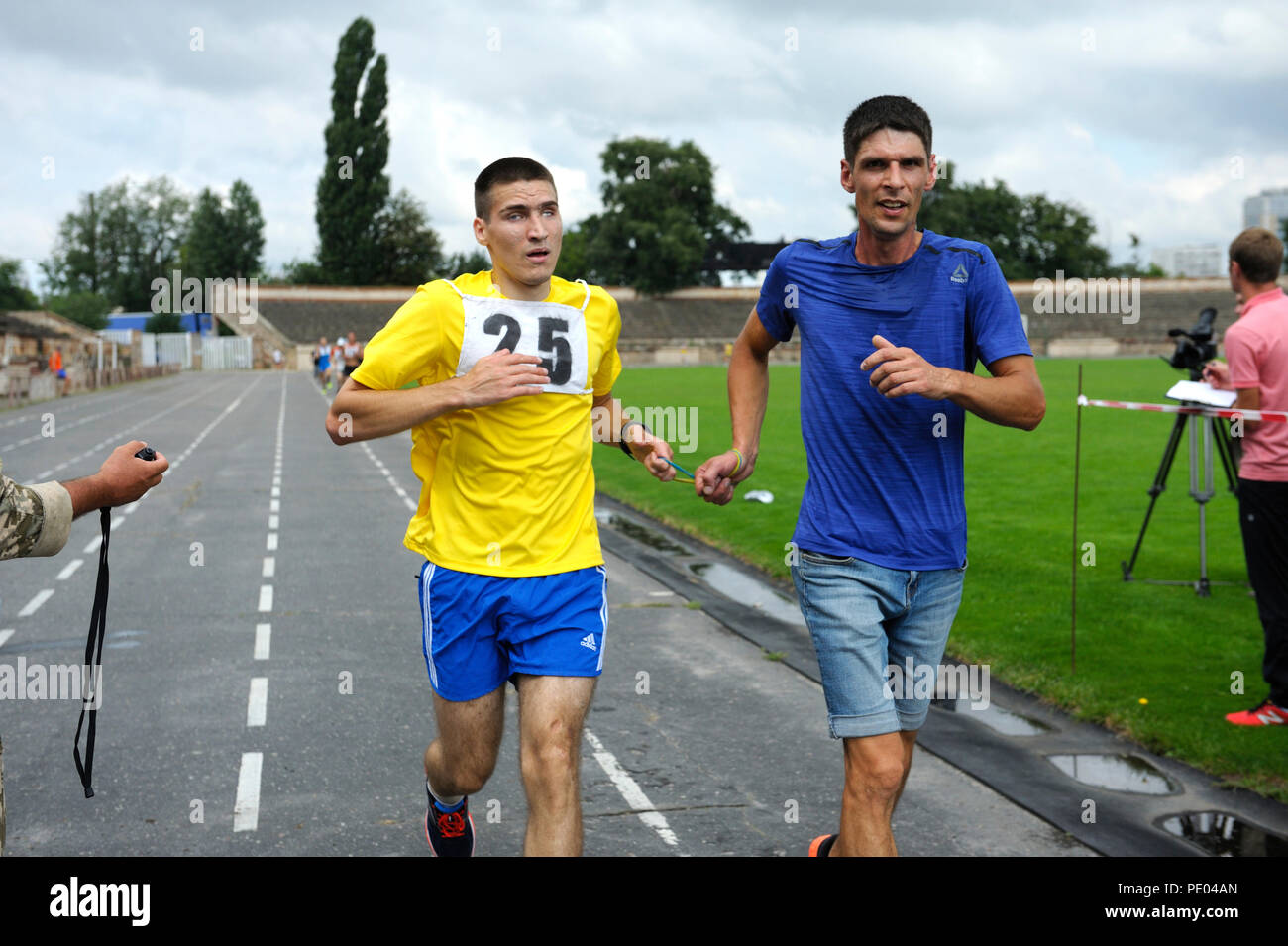 Blind athlete hi-res stock photography and images - Alamy