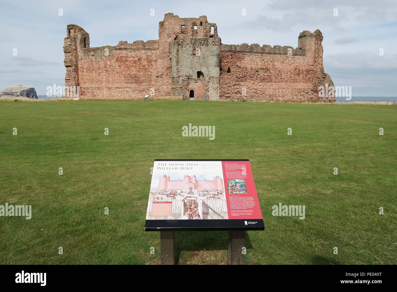 Berwick castle hi-res stock photography and images - Alamy