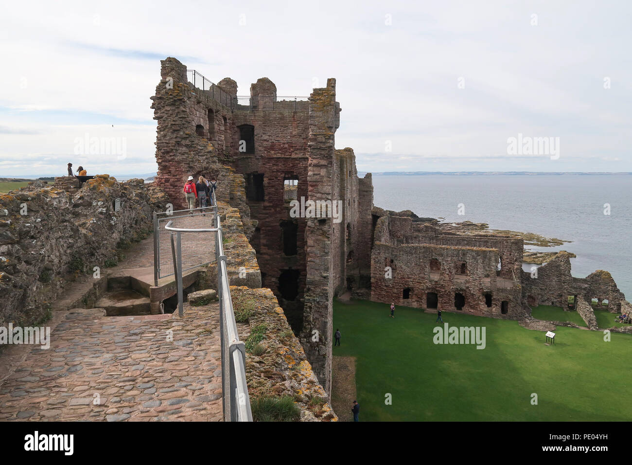 Berwick castle hi-res stock photography and images - Alamy