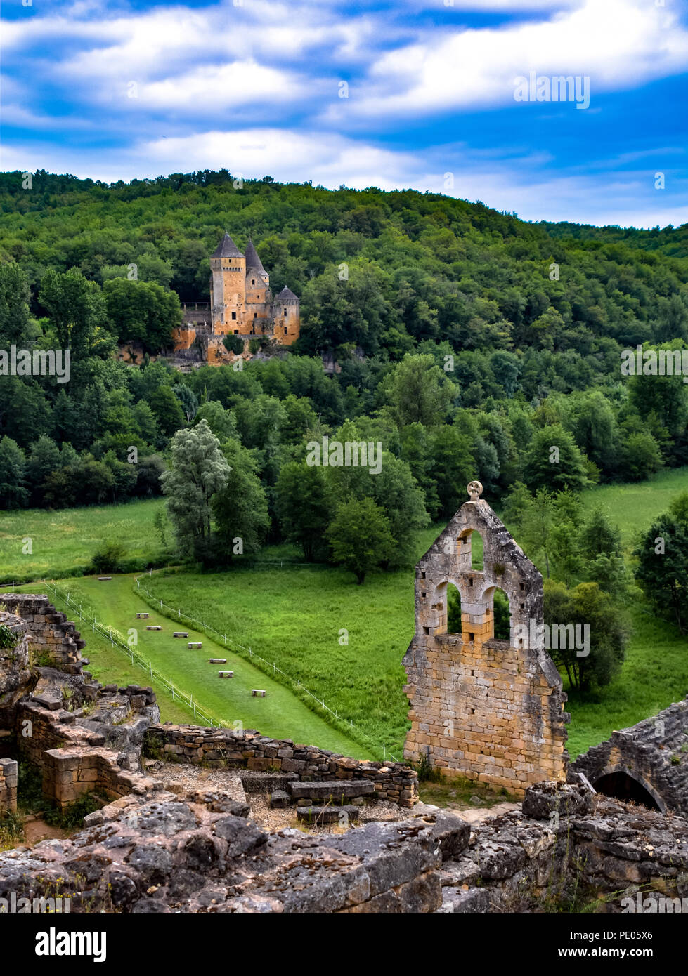 The ruins and grounds of the Chateau de Commarque in the Dordogne ...