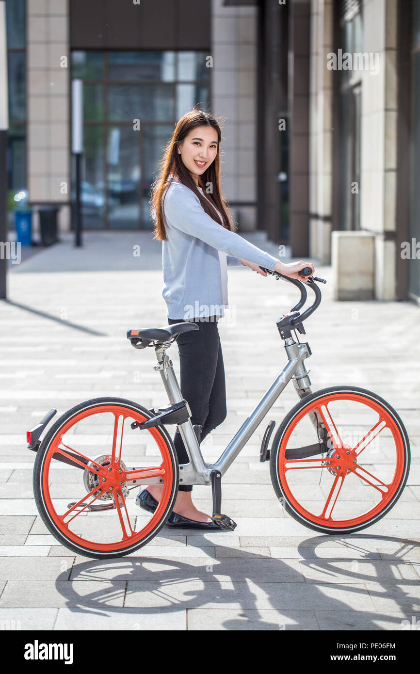 Bmx rider woman hi-res stock photography and images - Alamy