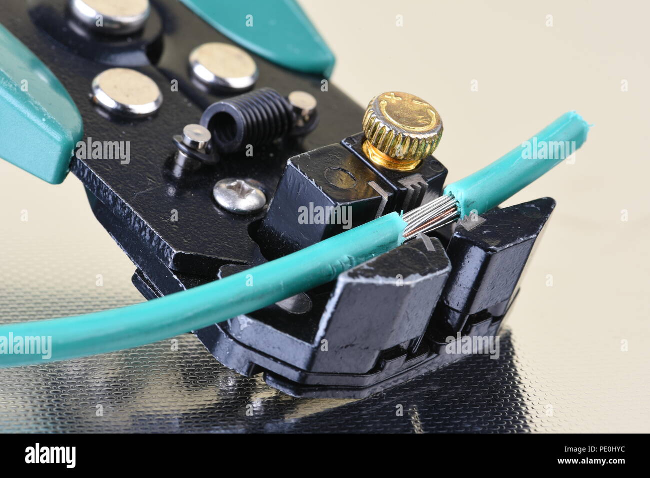 Cable cutter hi-res stock photography and images - Alamy