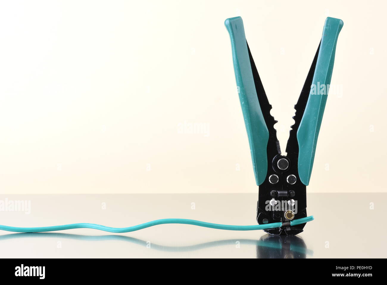 Wire stripper hi-res stock photography and images - Alamy