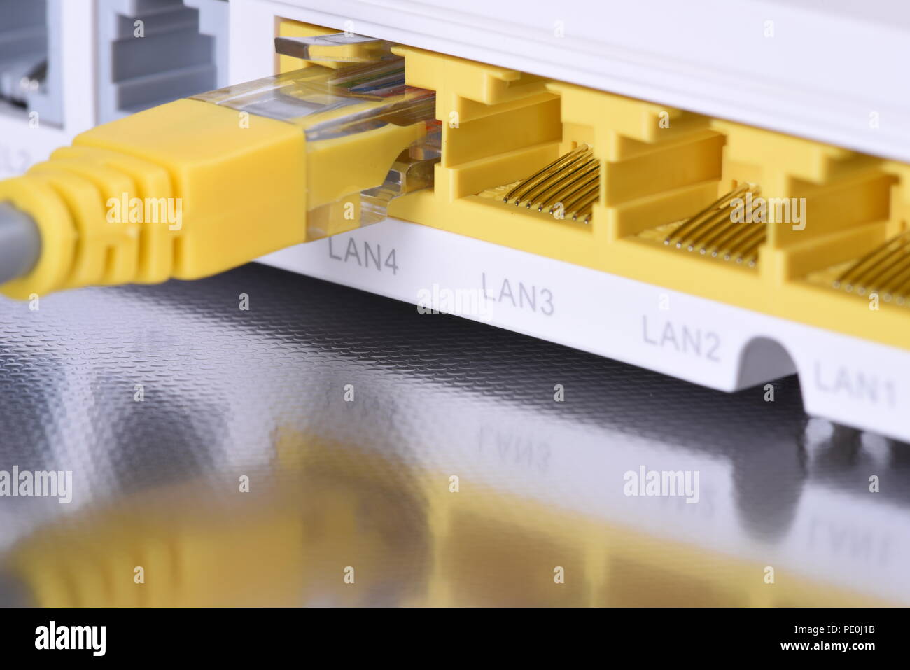 Cable router hi-res stock photography and images - Alamy