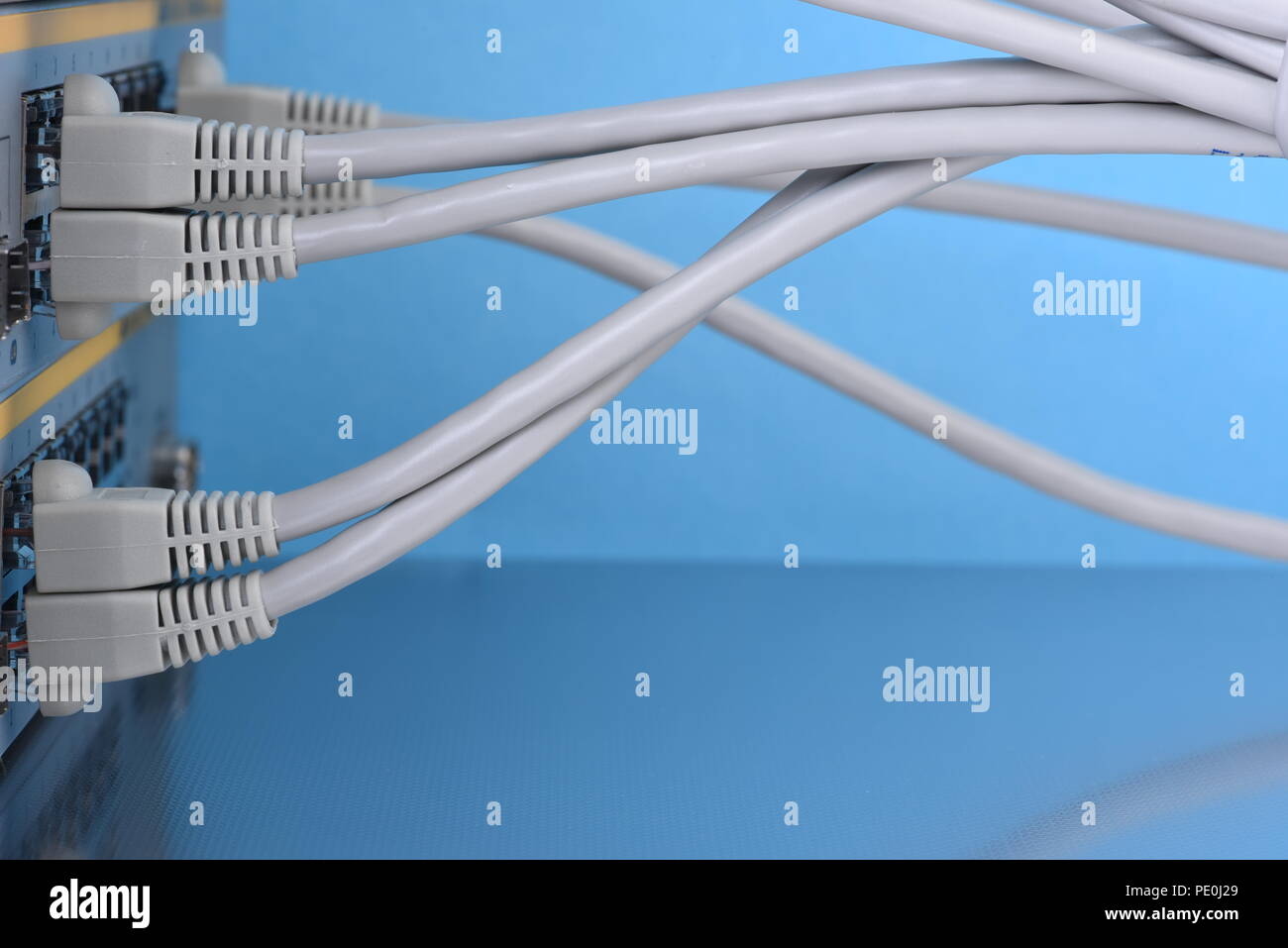 Cable speed hi-res stock photography and images - Alamy