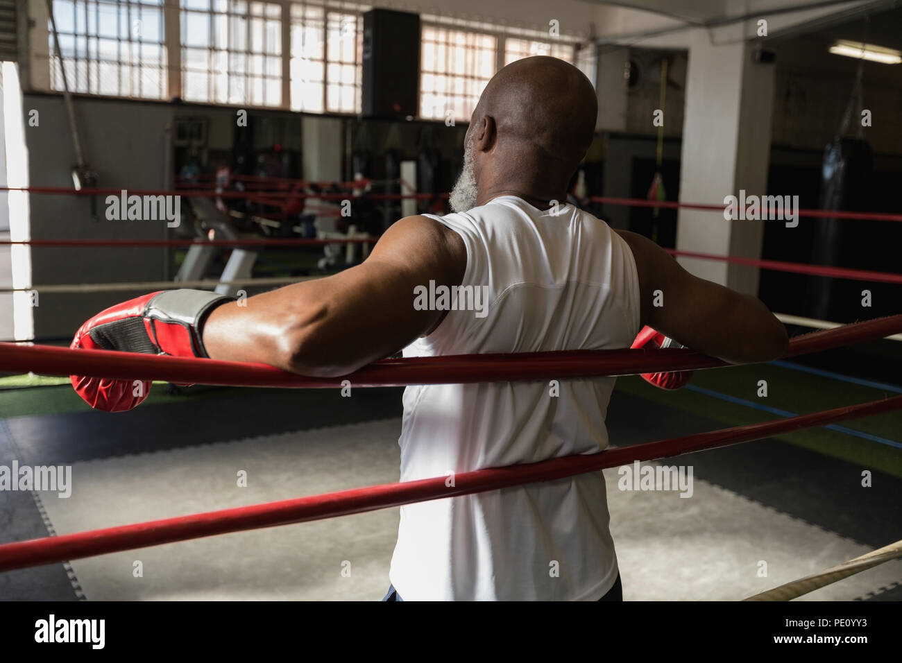Man boxing ring hi-res stock photography and images - Alamy
