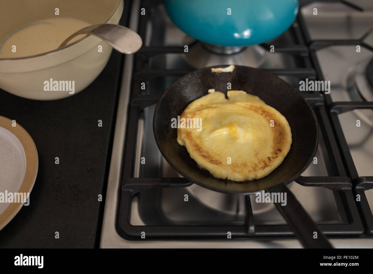 Food cooking in pan at home Stock Photo - Alamy