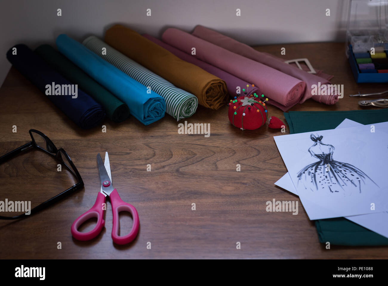 Self fabric hi-res stock photography and images - Alamy