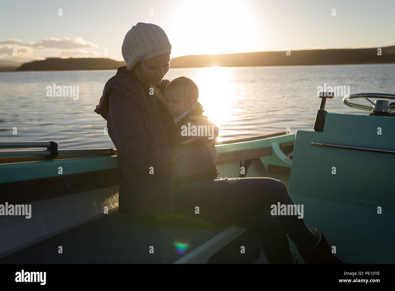 Motorboat family hi-res stock photography and images - Alamy
