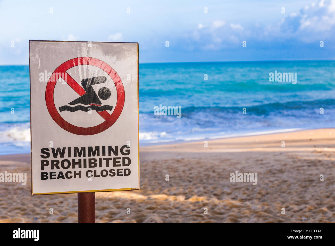 Swimming prohibited beach closed hi-res stock photography and images ...