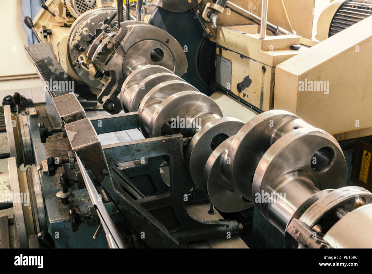 Crankshafts hi-res stock photography and images - Alamy