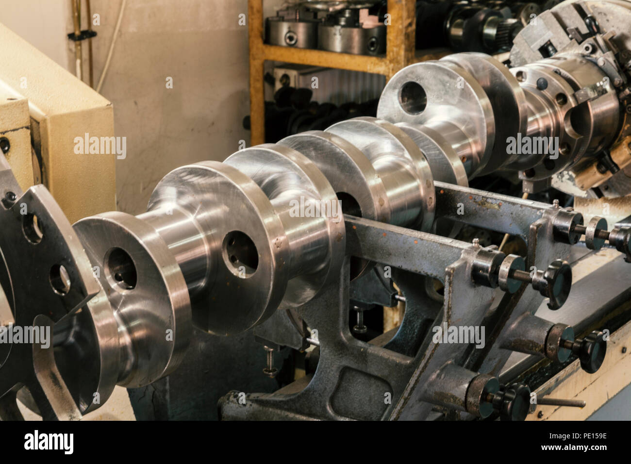 Crankshafts hi-res stock photography and images - Alamy