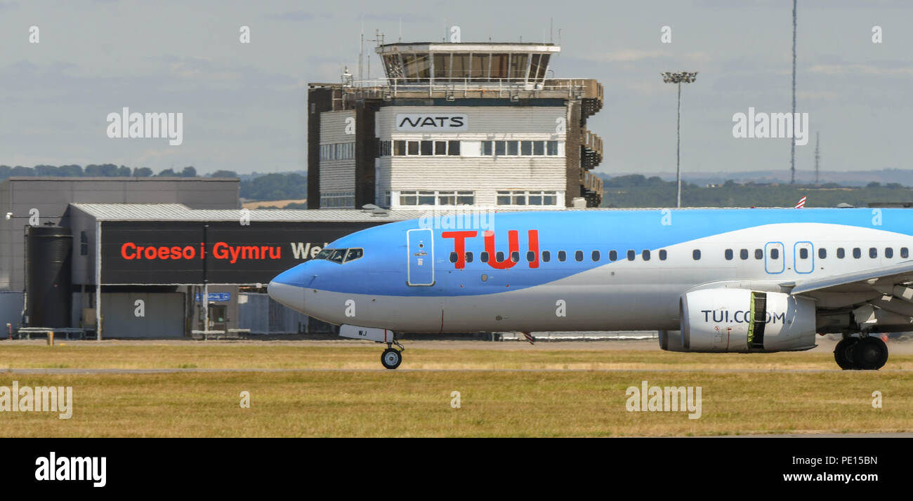 Tui landing hi-res stock photography and images - Alamy