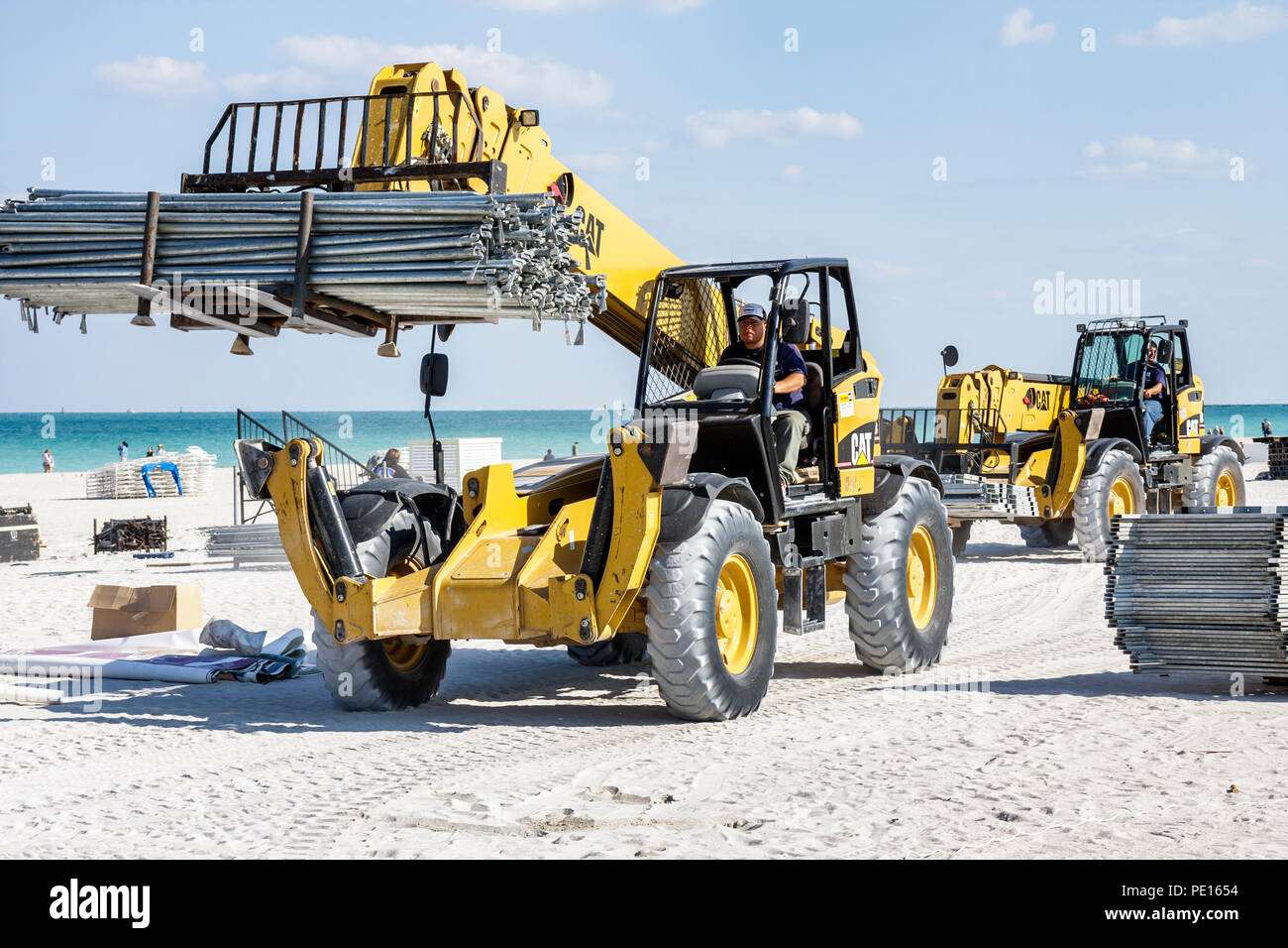 Lift and carry hi-res stock photography and images - Alamy