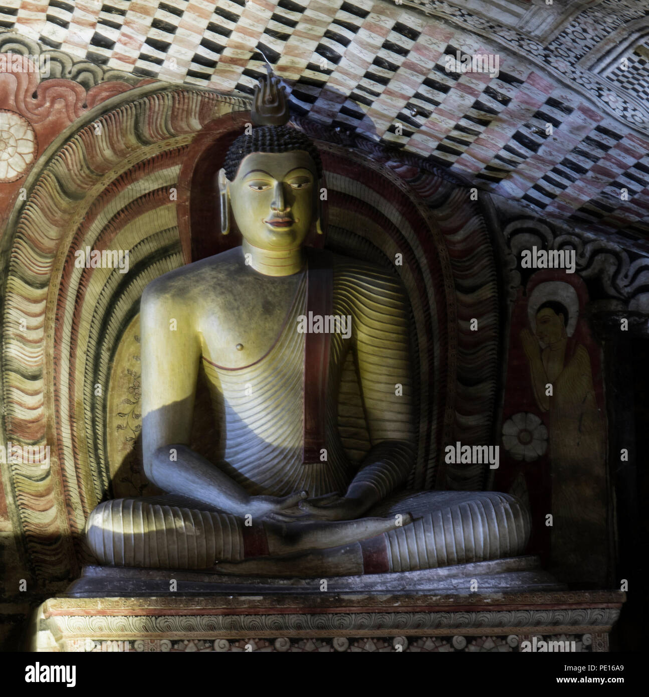 Buddha statue, Sri Lanka Stock Photo - Alamy