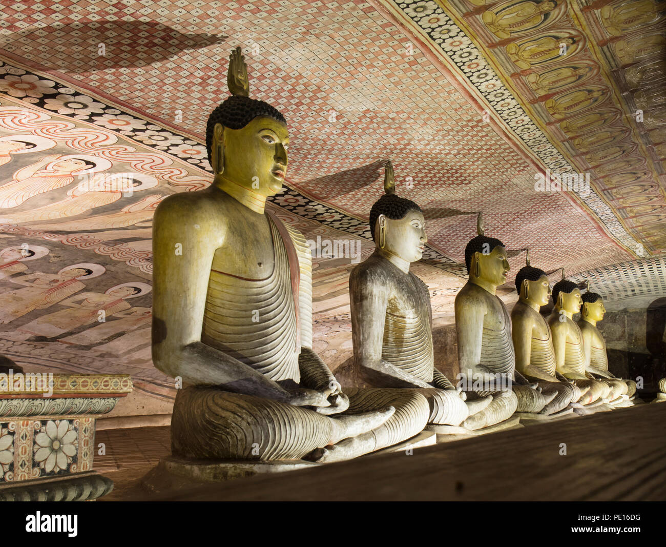 Buddha statue, Sri Lanka Stock Photo - Alamy