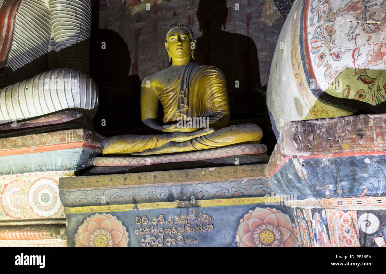 Buddha statue, Sri Lanka Stock Photo - Alamy