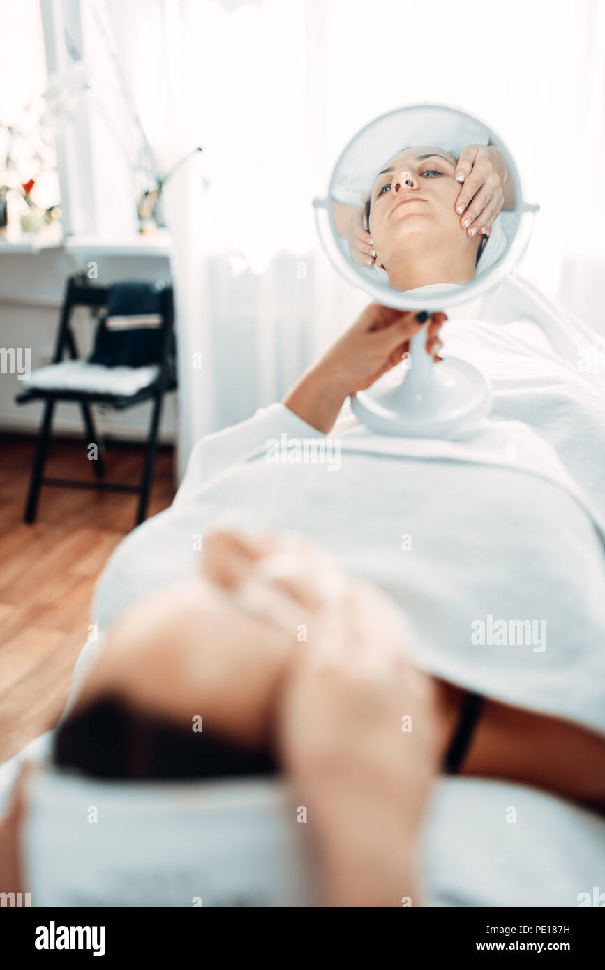 Doctor head mirror hi-res stock photography and images - Alamy