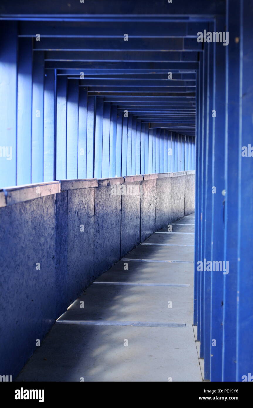 A construction walkway for pedestrians Stock Photo - Alamy