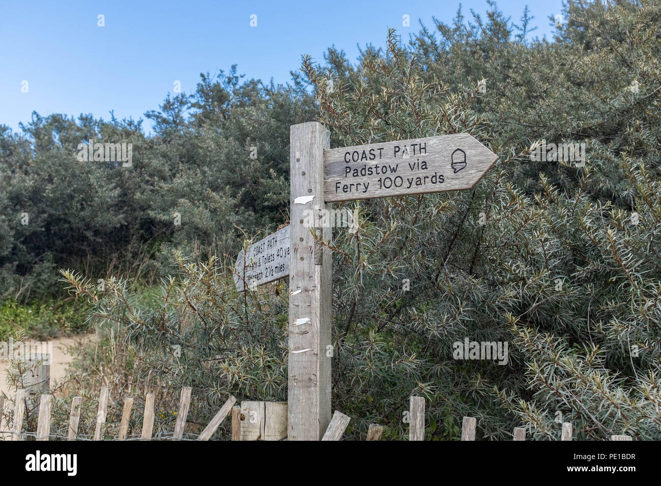 Coastal path signage, Rock, Cornwall Stock Photo - Alamy
