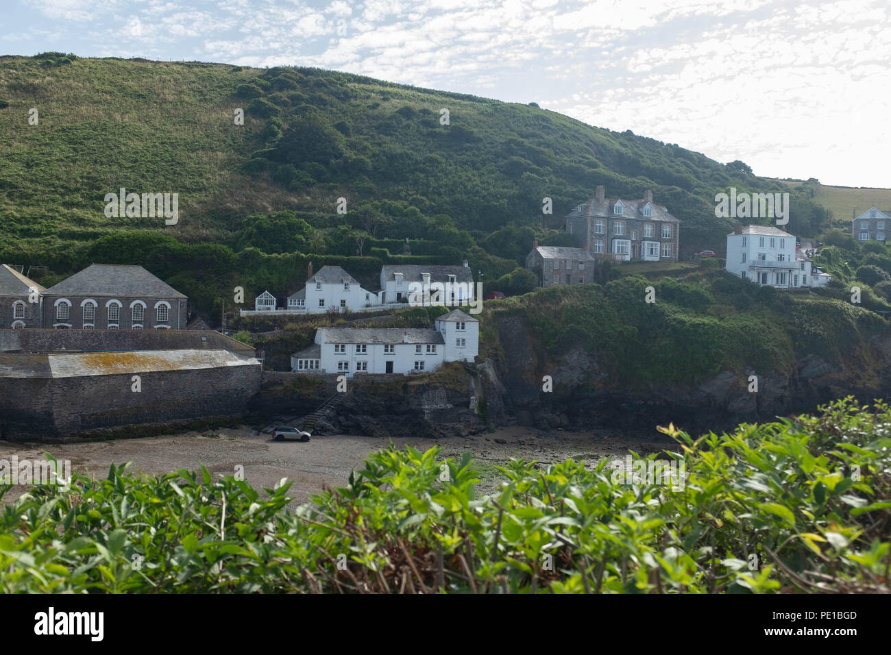 Port isaac cornish hi-res stock photography and images - Alamy
