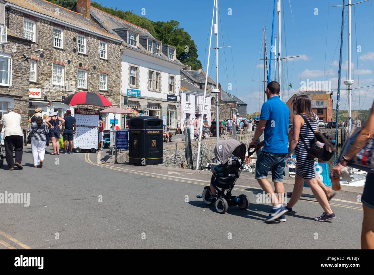 Padstow town centre hi-res stock photography and images - Alamy