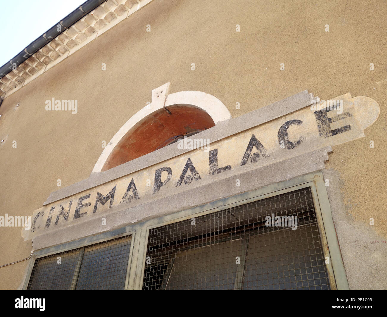Old cinema sign hi-res stock photography and images - Alamy