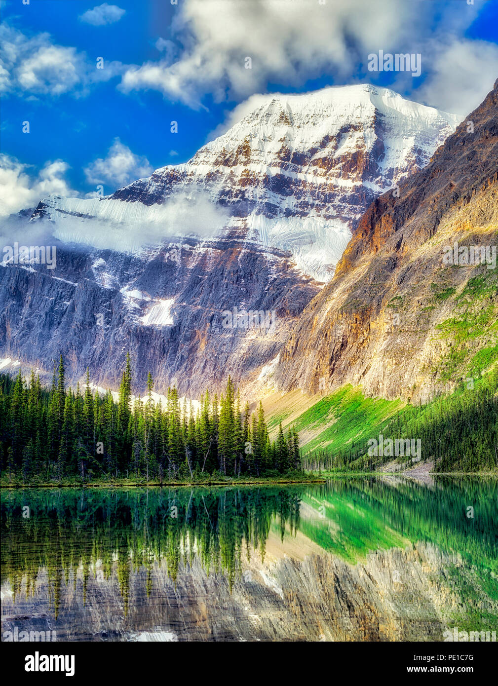 Mount edith cavell jasper hi-res stock photography and images - Alamy