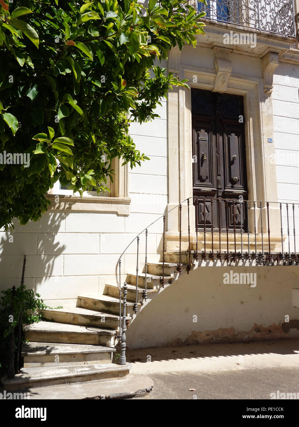 Two up two down house exterior hi-res stock photography and images - Alamy