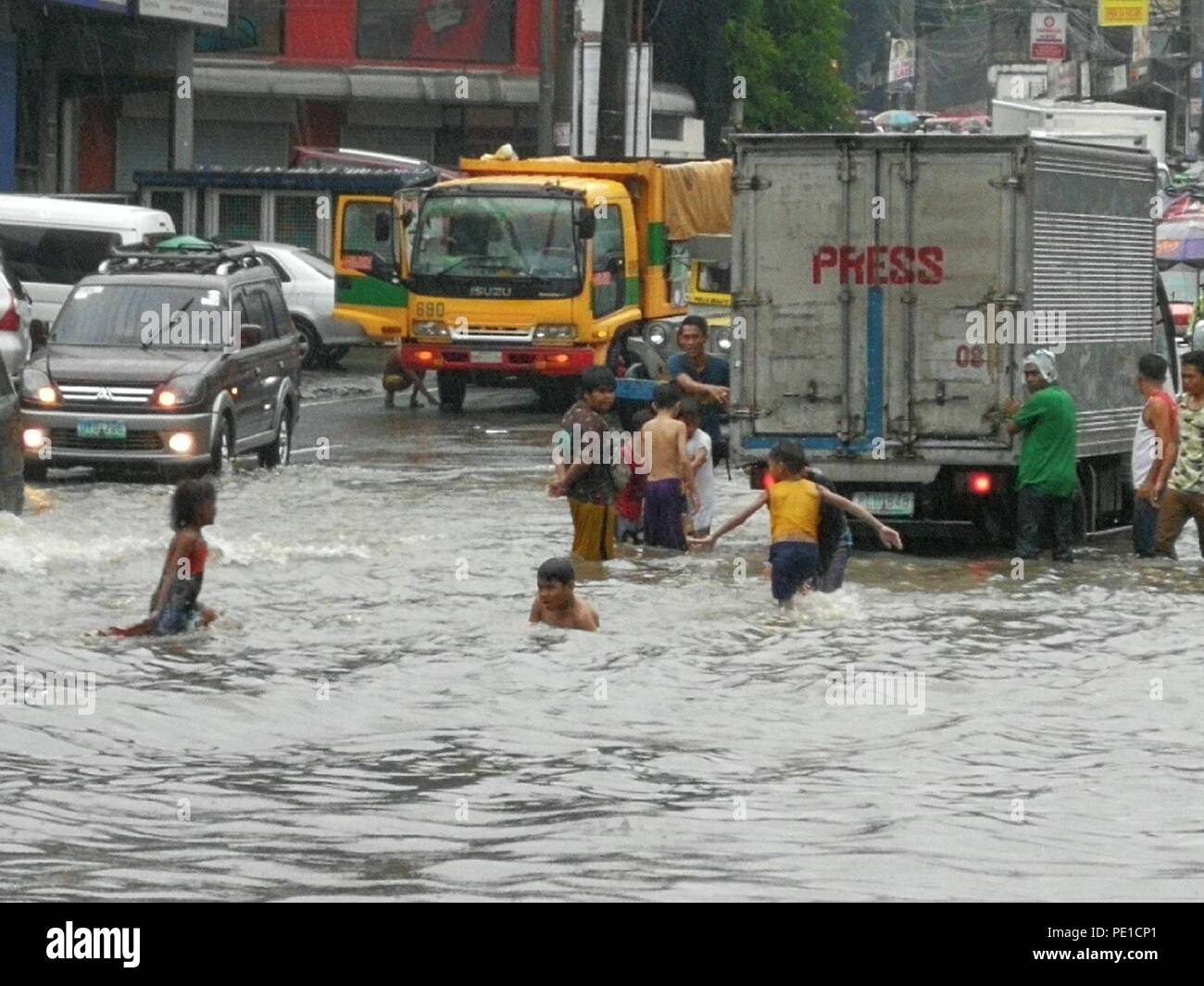 Heavy rain flooding metro hi-res stock photography and images - Alamy