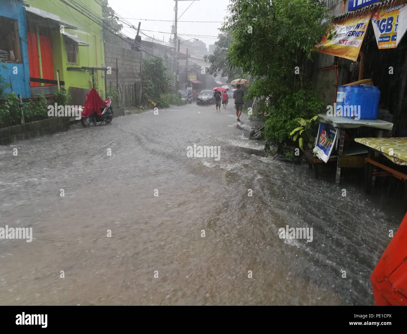 Heavy rain flooding metro hi-res stock photography and images - Alamy