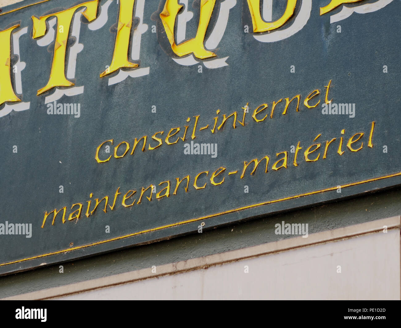 Repair expert hi-res stock photography and images - Alamy