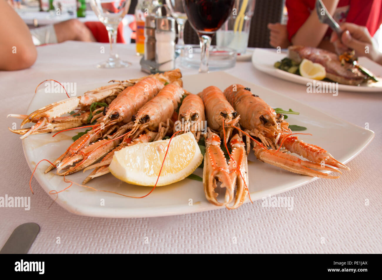 Scampis hi-res stock photography and images - Alamy