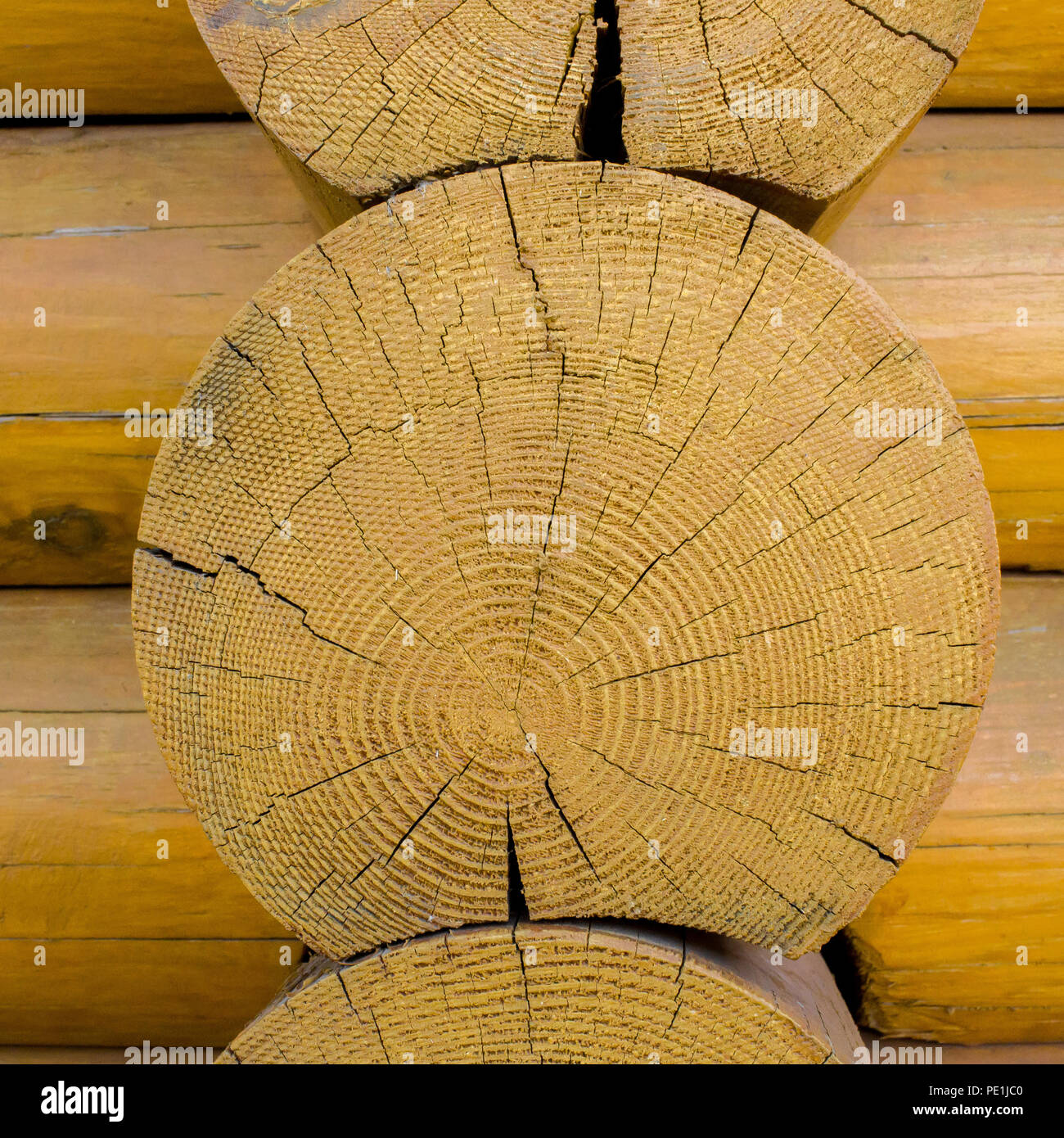 Timber logs square hi-res stock photography and images - Alamy