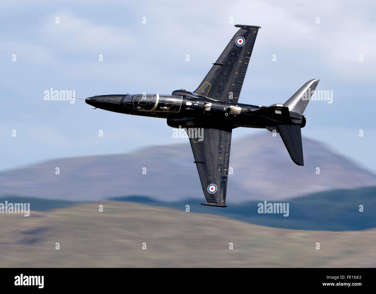 BAE Raf Hawk T2 aircraft, low level flying training in the Mach Loop ...