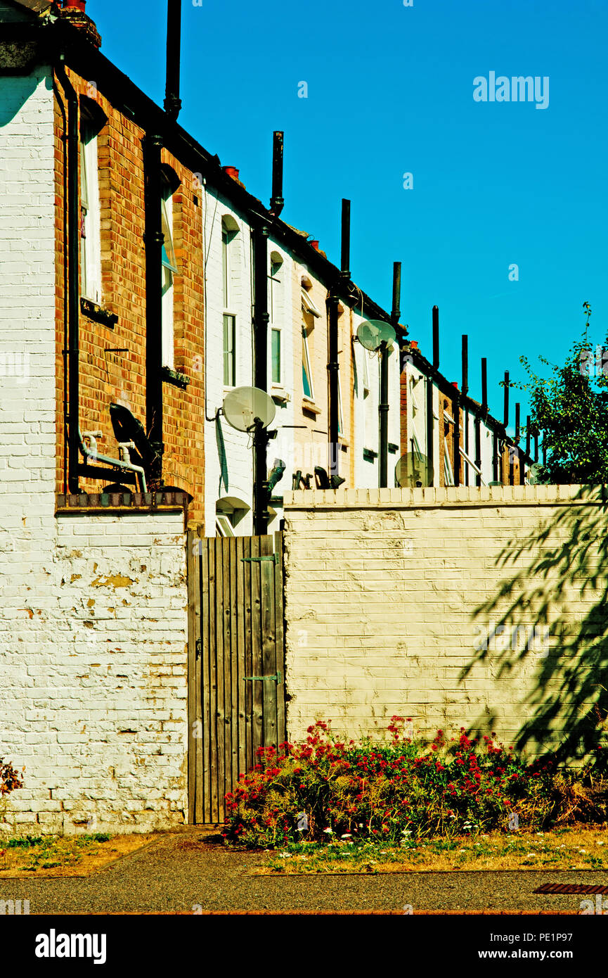 Rear of terrace houses hi-res stock photography and images - Alamy